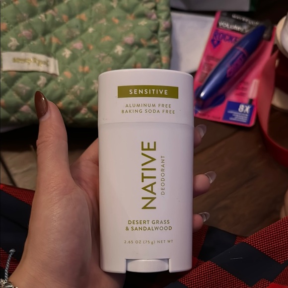 Native | Skincare | Native Sensitive Deodorant Desert Grass Sandalwood ...